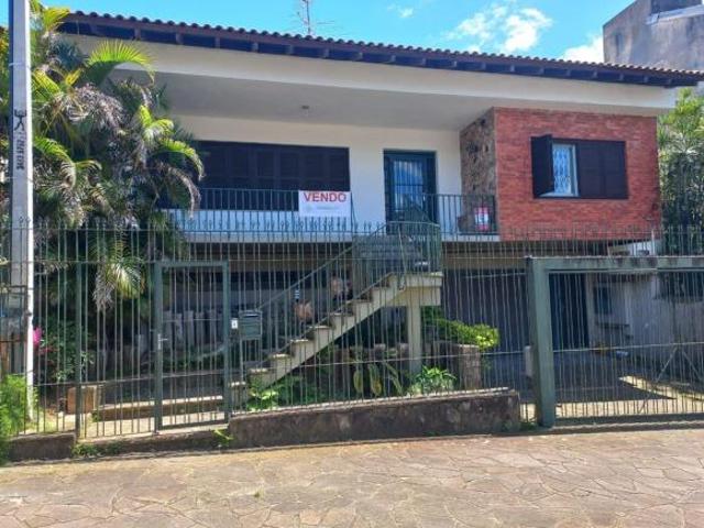 Casa Completa com Piscina, Escritório e 6 Dormitórios