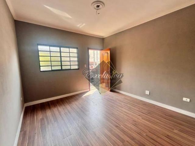 Casa Completa com Suíte, Quintal e 3 Vagas no Jardim Centenário