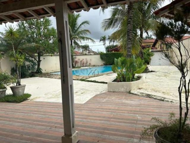 CASA COMPLETA PROXIMO A PRAIA EM ITANHAEM