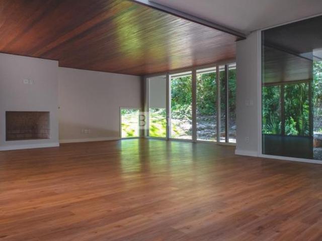 CASA COMPLETAMENTE INTEGRADA COM A NATUREZA!