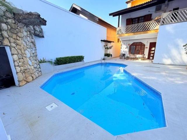 Casa con 500 m² e 4 quartos à venda em Parque dos Príncipes FL58