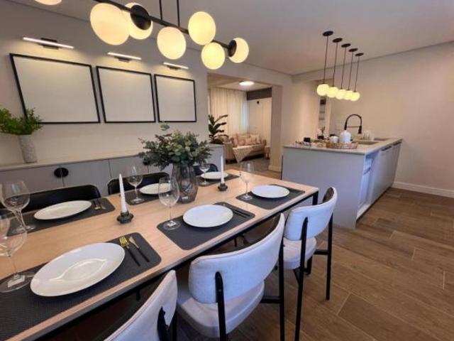 Casa con 3 quartos en Jardim Regina, 129 m² en Venda