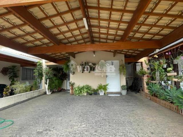 Casa cond 3 dormitórios