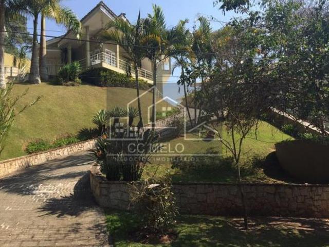CASA COND. ARUJÁ HILL COM 600 MT² 03 SUITES 06 VAGAS
