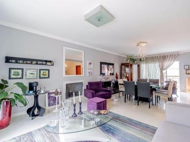 Casa Cond. São Paulo II na Granja Viana