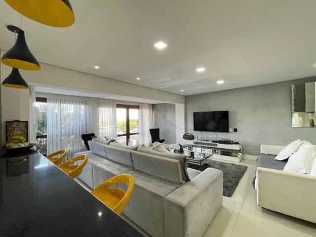 Casa Cond São Paulo II Granja Viana