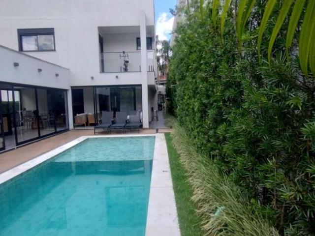 Casa Cond. São Paulo II Granja Viana