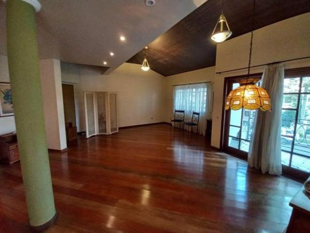 Casa Cond Sao Paulo II na Granja Viana
