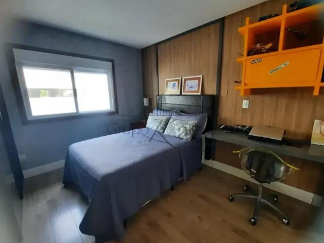 Casa Condomínio Altos da Serra VI 3 Dormitórios 220m²