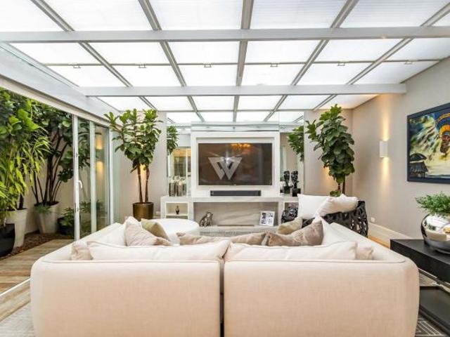 CASA CONDOMININIO 2 SUÍTES MERCÊS CURITIBA
