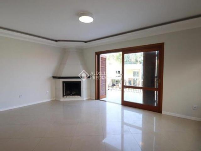 CASA CONDOMINIO 3 DORMITORIOS PISCINA 4 VAGAS