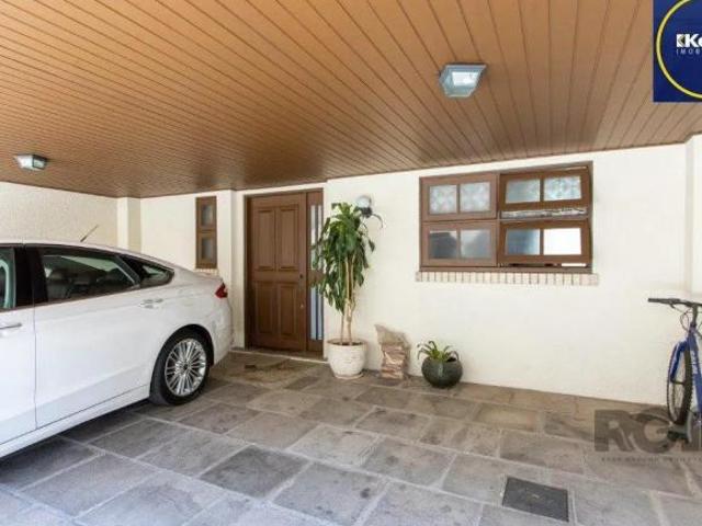 Casa condomínio | 3 Quartos | 1 Suíte | 2 Vagas | 249,20m2 Privativos | Bairro A