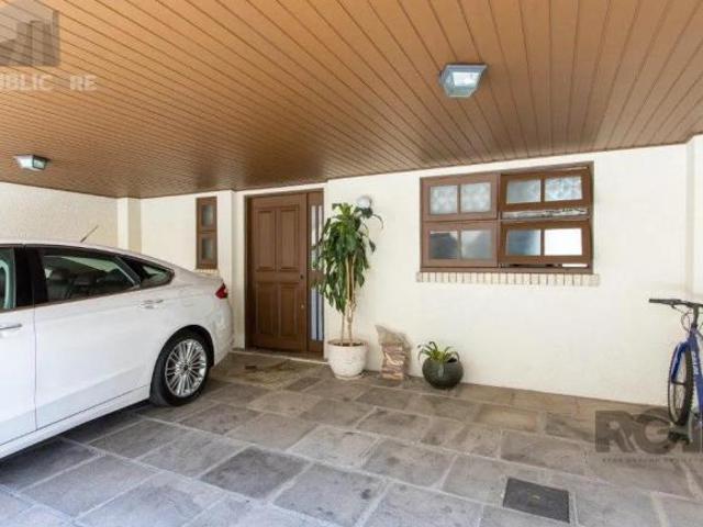 Casa condomínio | 3 Quartos | 1 Suíte | 2 Vagas | 249,20m2 Privativos | Bairro A