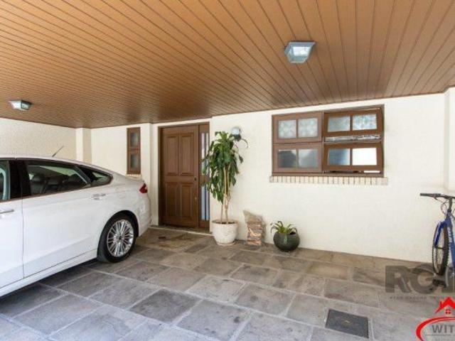 Casa condomínio | 3 Quartos | 1 Suíte | 2 Vagas | 249,20m2 Privativos | Bairro A