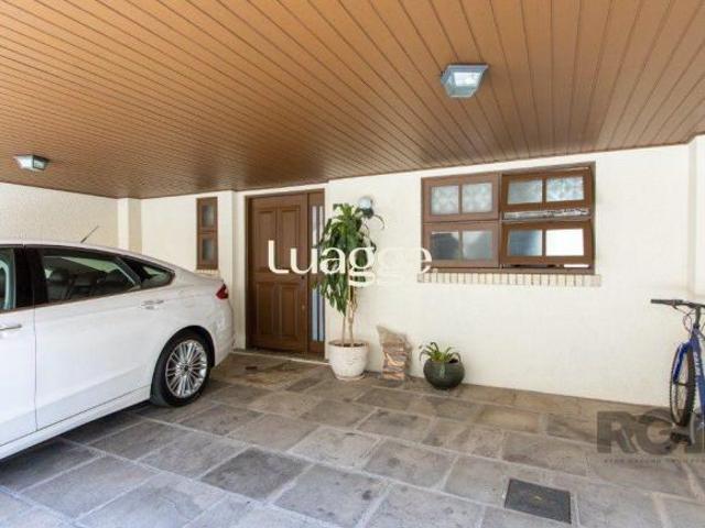 Casa condomínio | 3 Quartos | 1 Suíte | 2 Vagas | 249,20m2 Privativos | Bairro A