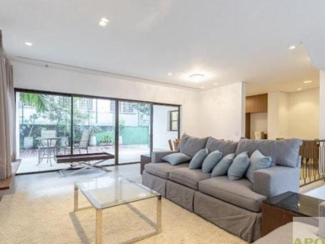 Casa Condomínio 4 Suítes, 4 Vagas, 689M² Construção no Alto da Boa Vista