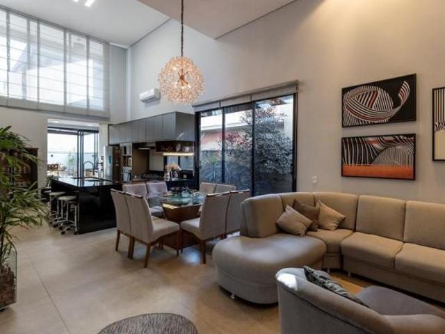 Casa Condomínio com 3 quartos, 3 suítes, Condomínio Quinta Dos Ventos, Vila do Golf