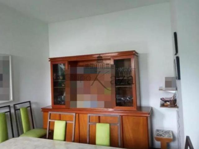 Casa Condomínio Condomínio Jardim das Colinas 4 Dormitórios 319m²