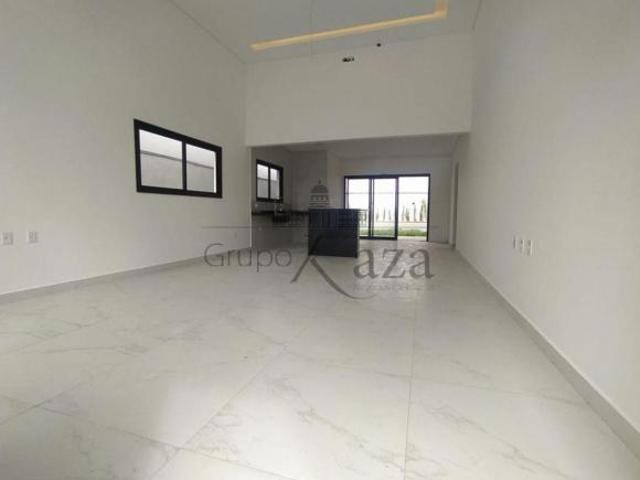 Casa Condomínio Caçapava Condomínio Terras do Vale 3 Dormitórios 300m²