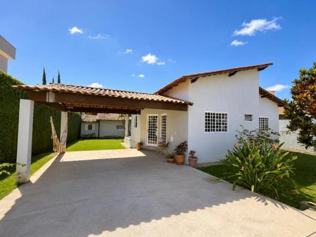 Casa condomínio, Casa 1: 3 Quartos 1 suite, Casa 2: 1 quarto 1 banheiro sala e cozinha