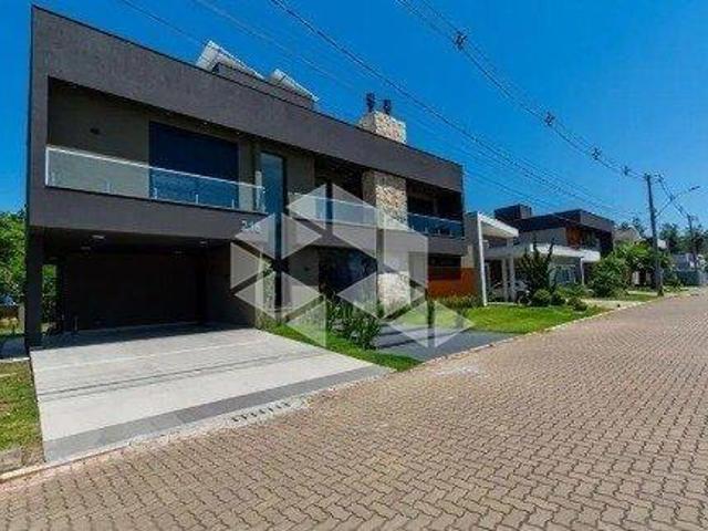 Casa condomínio City Park, 4 dormitórios, sendo 1 suíte, 4 vagas de garagem, piscina. Distrito Indus