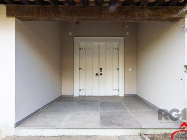 Casa Condomínio a Venda 5 dormitórios, sendo 2 suítes, a master com lareira e