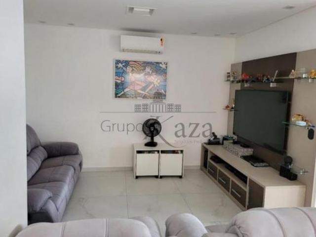 Casa Condomínio Altos da Serra III Urbanova 3 Dormitórios 210m²