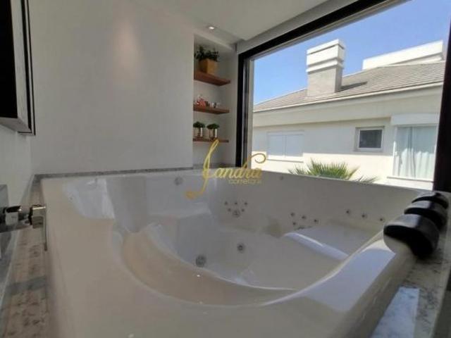 Casa condomínio Beira mar de alto padrão 05 suites
