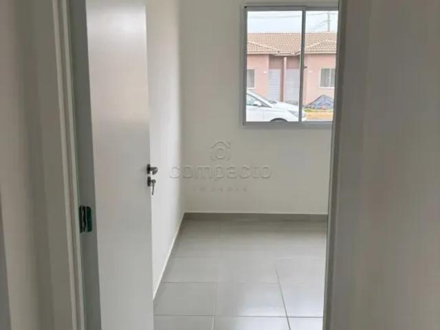 Casa em Condomínio | 2 Quartos | Lazer e Tranquilidade