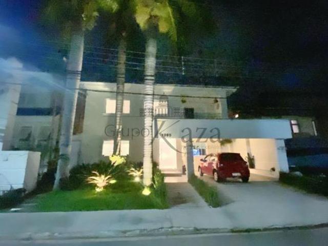 Casa Condomínio em São José dos Campos