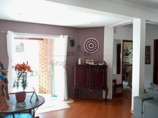Casa Condomínio em São José dos Campos