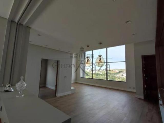 Casa Condomínio em São José dos Campos