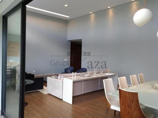 Casa Condomínio em São José dos Campos