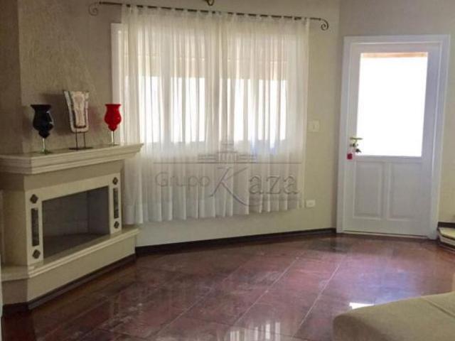 Casa Condomínio em São José dos Campos