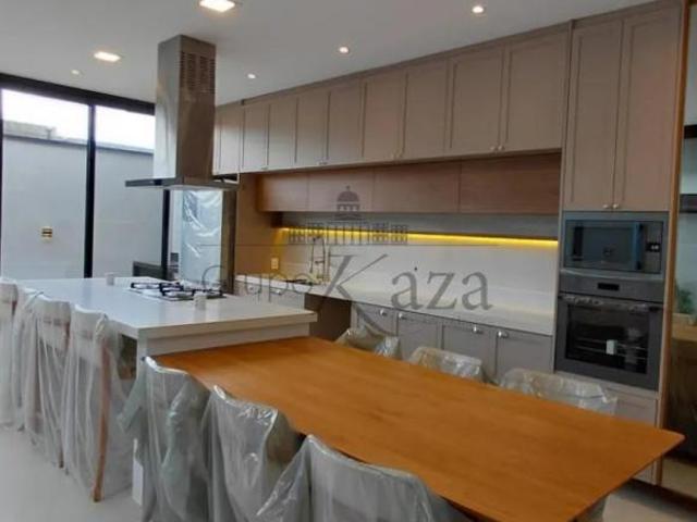 Casa Condomínio em São José dos Campos