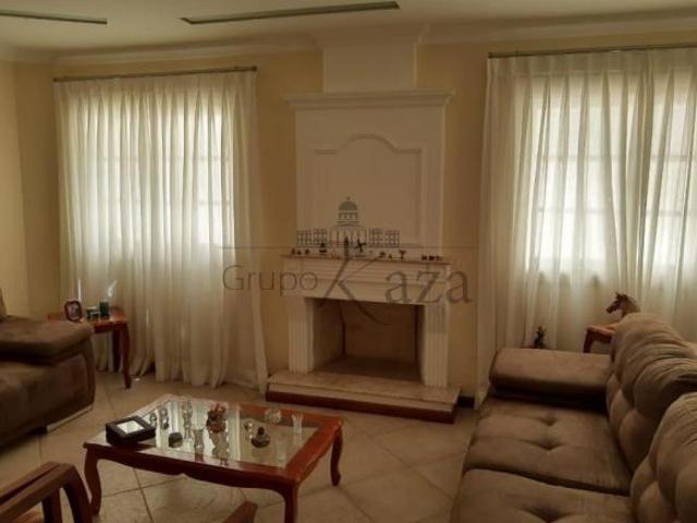 Casa Condomínio em São José dos Campos