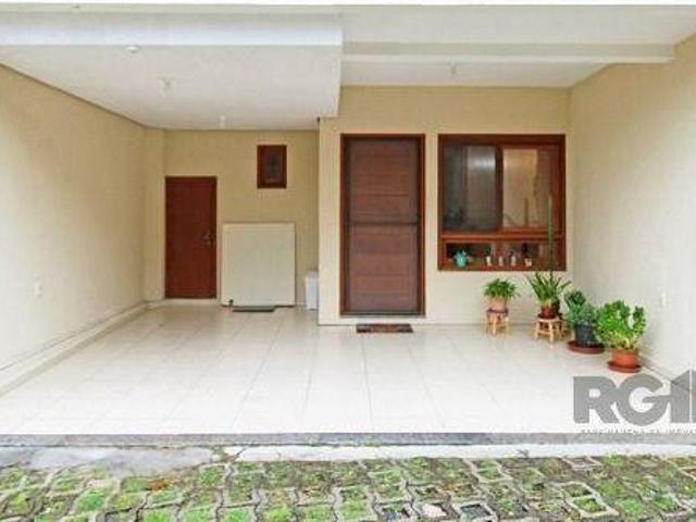 Casa Condomínio em Porto Alegre, no bairro Tristeza, com 3 dormitório s, à vend