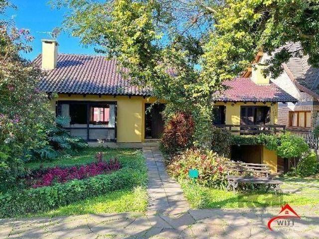 Casa Condominio em Porto Alegre, no bairro Cavalhada, com 4 dormitório s, e 4 b