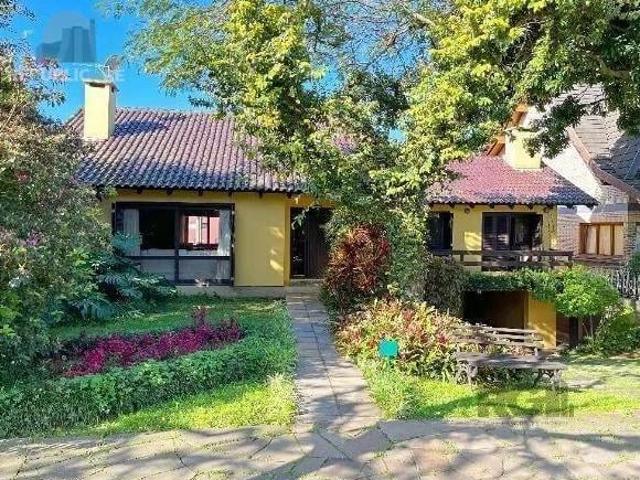 Casa Condominio em Porto Alegre, no bairro Cavalhada, com 4 dormitório s, e 4 b