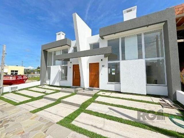 Casa Condominio em Porto Alegre, no bairro Hípica, com 3 dormitório s, e 3 banh
