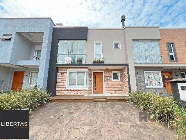 Casa Condominio em Porto Alegre, no bairro Hípica, com 3 dormitório s, e 3 banh