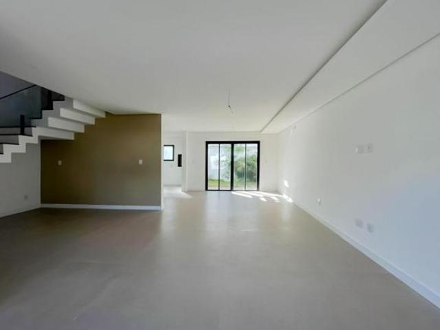 Casa Condominio em Porto Alegre, no bairro Ipanema, com 3 dormitório s, e 3 banheiros, à venda
