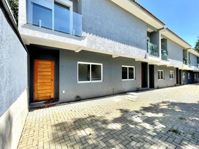 Casa Condominio em Porto Alegre, no bairro Nonoai, com 2 dormitório s, e 2 banheiros, à venda