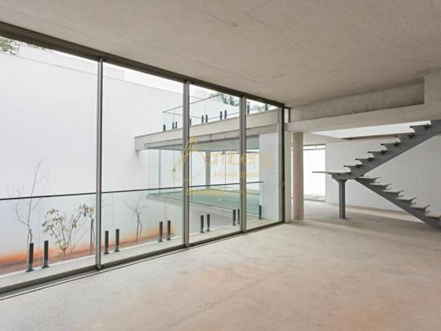 Casa condomínio fase final de obras 4 suítes, 4 vagas, área externa, piscina