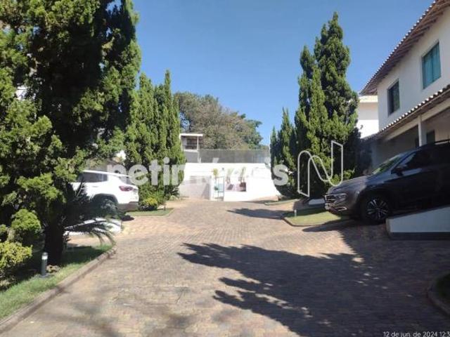 Casa em condomínio fechado, com 3 quartos, sendo 1 suíte, no Santa Amélia