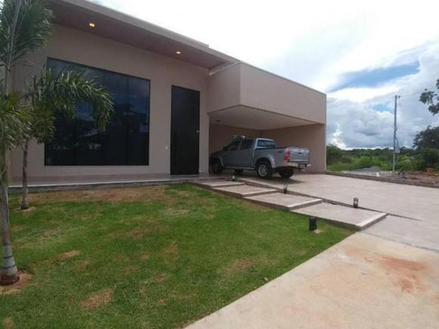 Casa Condominio Fechado, Alto Padrão com 04 Suítes, em Caldas Novas GO