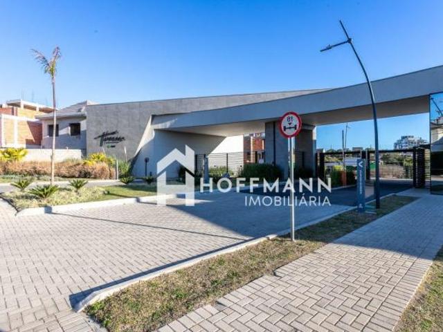Casa condomínio fechado, alto padrão, Prox Parque Tanguá,! Pronta p/morar!