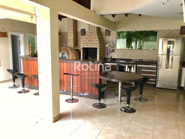 Casa Condomínio Fechado para alugar, 4 quartos, Cond. Jardins Roma Uberlândia/MG Rotina Imobiliá