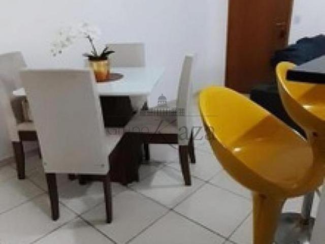 Casa Condomínio fica na Chácaras Pousada do Vale Condomínio Residencial Santa Júlia 2 Dormitó