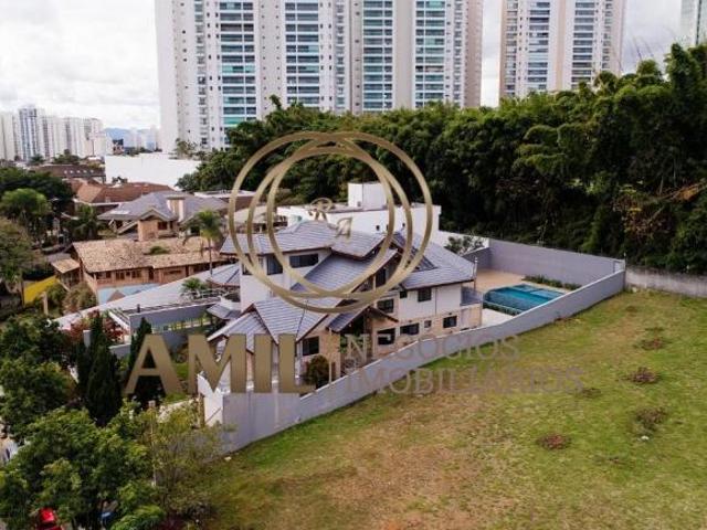 Casa Condomínio Jardim das Colinas 1.000m² 5 Suítes